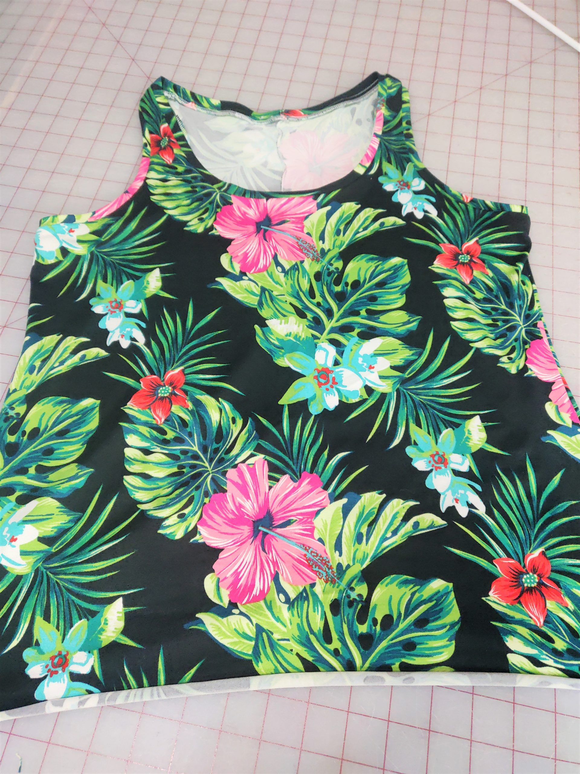 Pattern comparison, Lago Tank by Itch to Stitch and Staple Tank by ...